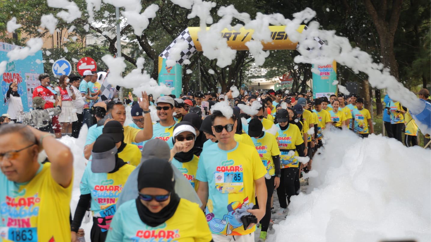 Ribuan Warga Meriahkan Tangsel Color & Bubble Run 2025 di BSD Serpong ...